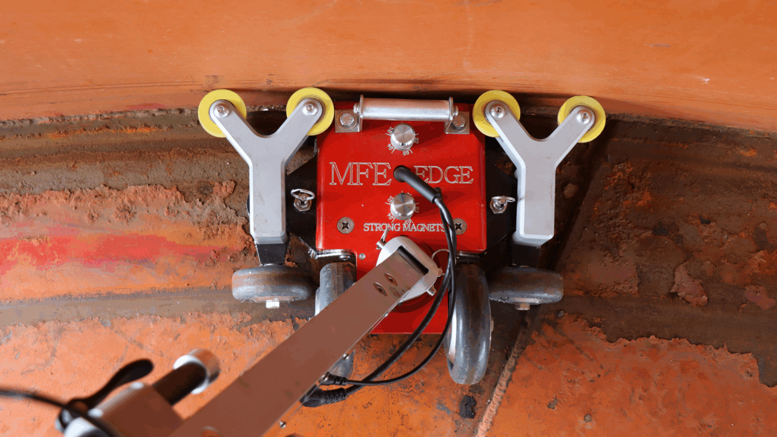 MFE Edge: MFL Tank Edge Scanner Brochure